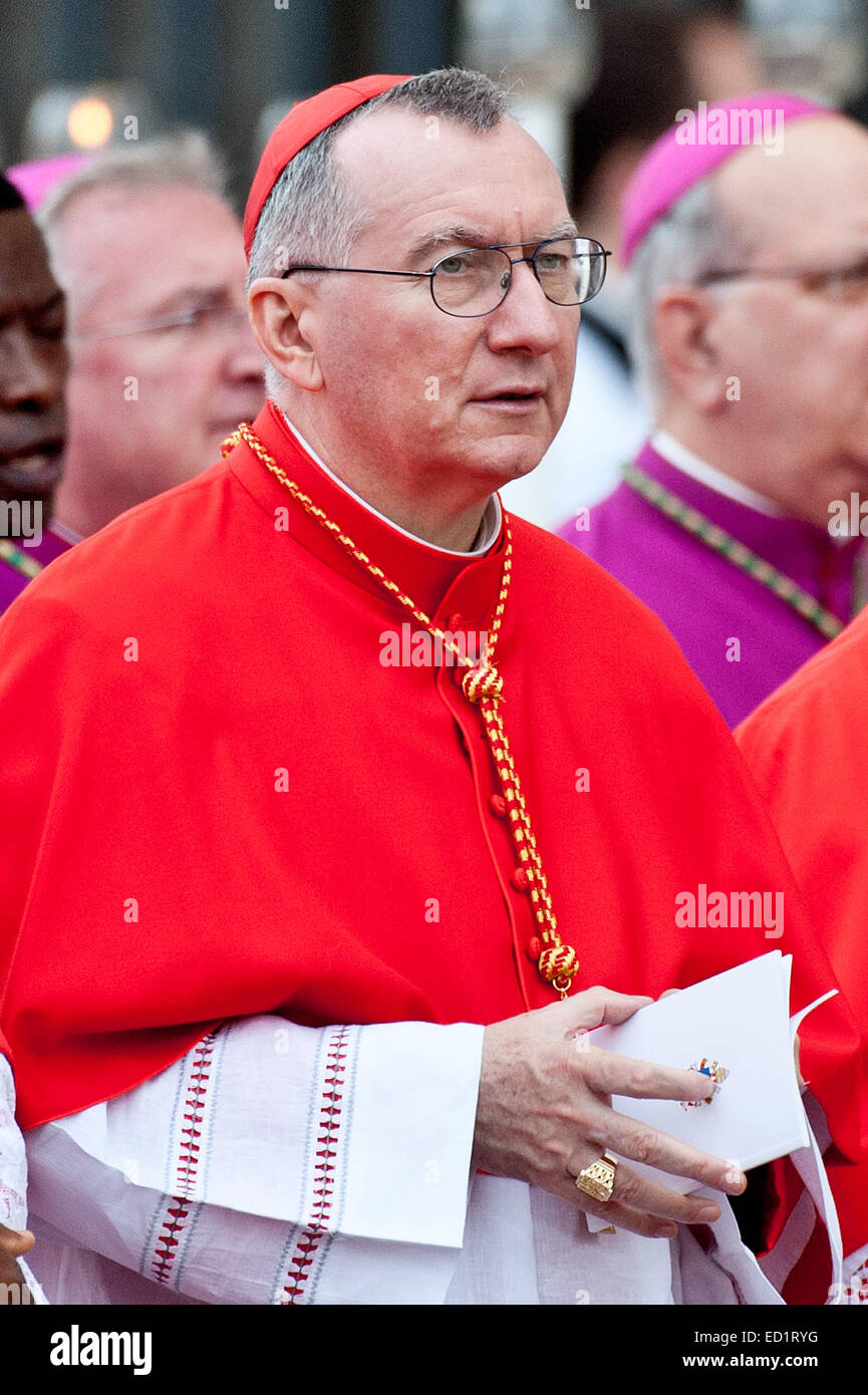 Pope Francis celebrates the Eucharist during the Corpus Domini Mass ...