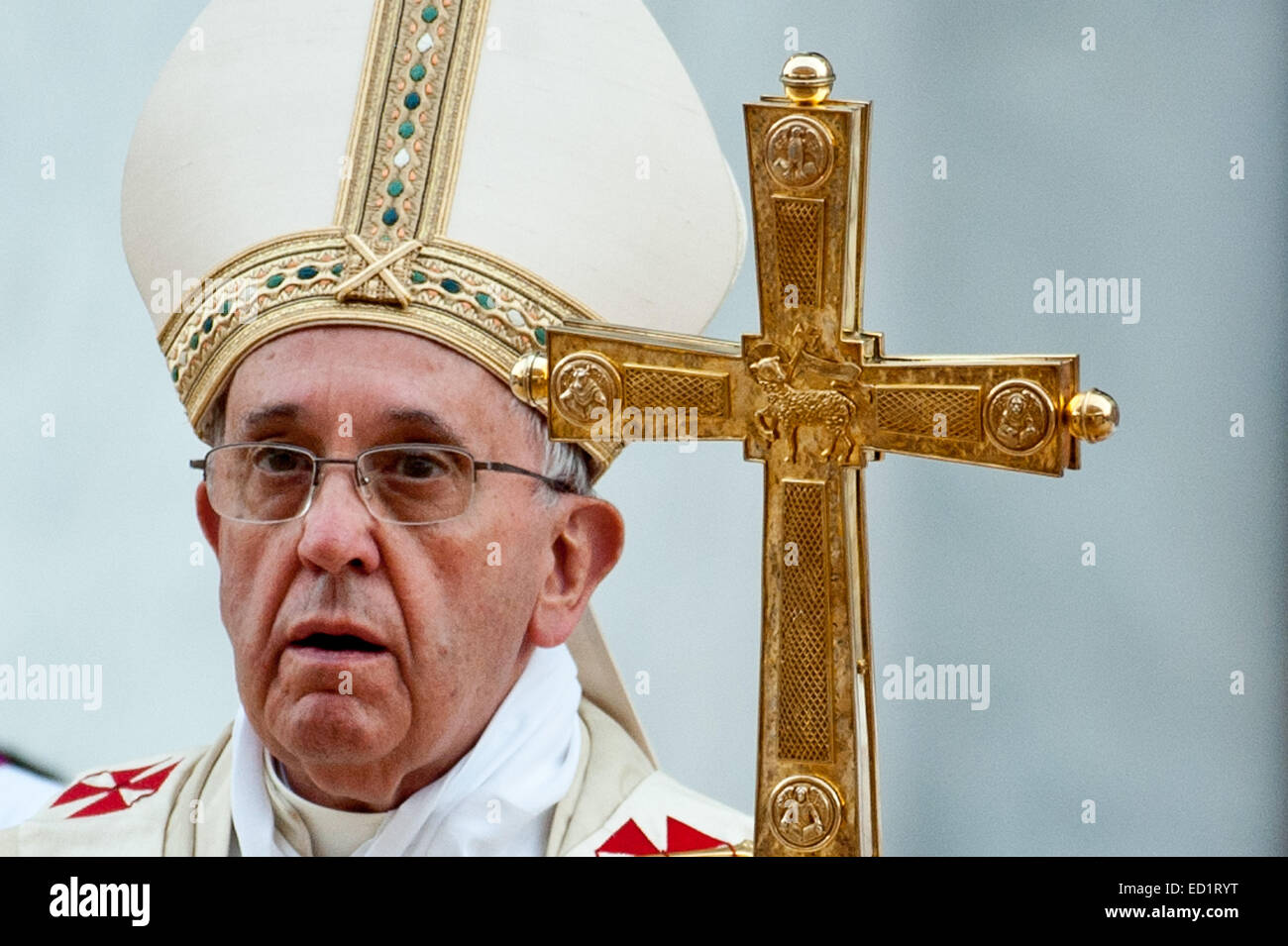Pope Francis celebrates the Eucharist during the Corpus Domini Mass ...