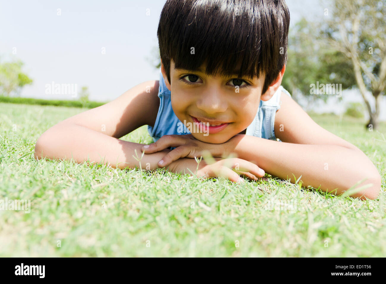 indians Child boy park rest Stock Photo - Alamy
