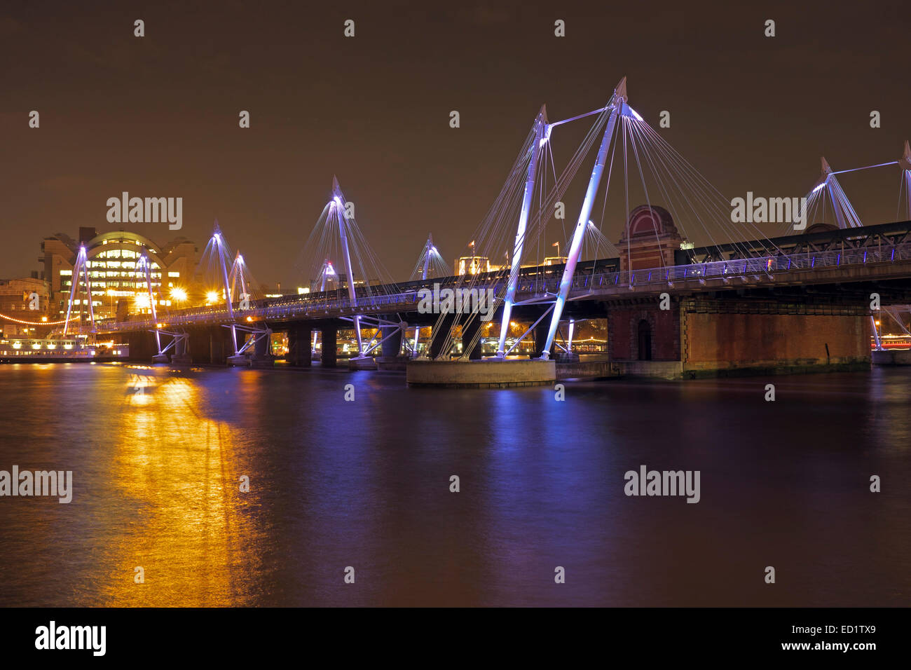 London thames night lights hi-res stock photography and images - Alamy