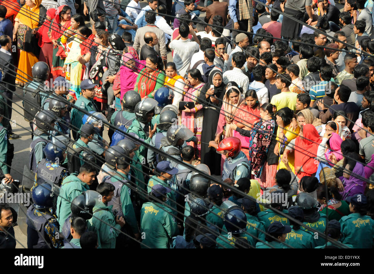 Dhaka, Bangladesh. 24th Dec, 2014. Supporters of Bangladesh Nationalist ...
