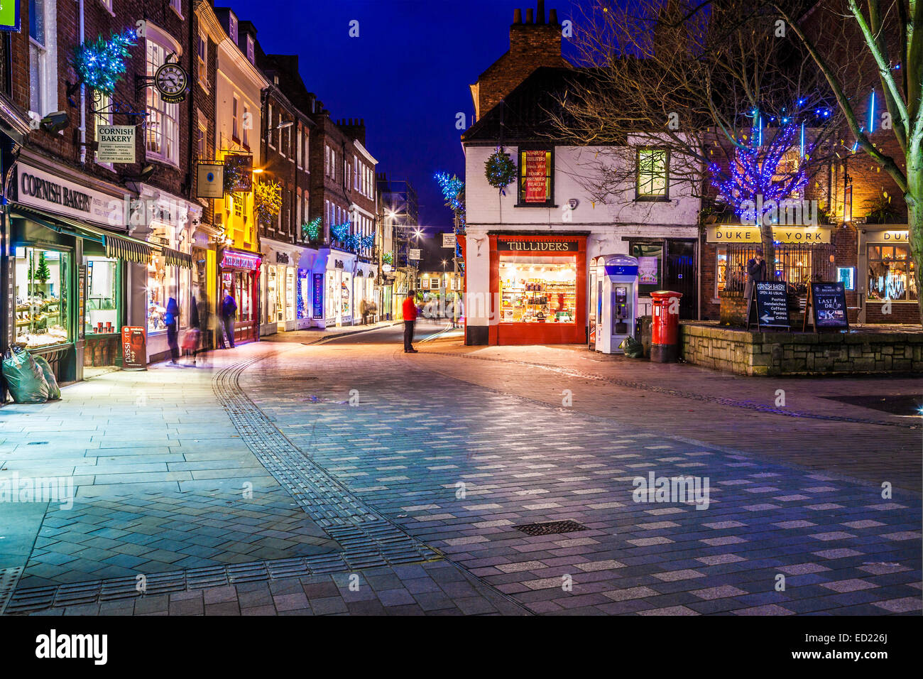 King's Square and Colliergate in the city of York at twilight Stock ...