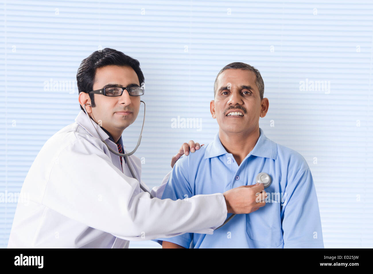 indian Medical Doctor Patient Treatment Stock Photo - Alamy