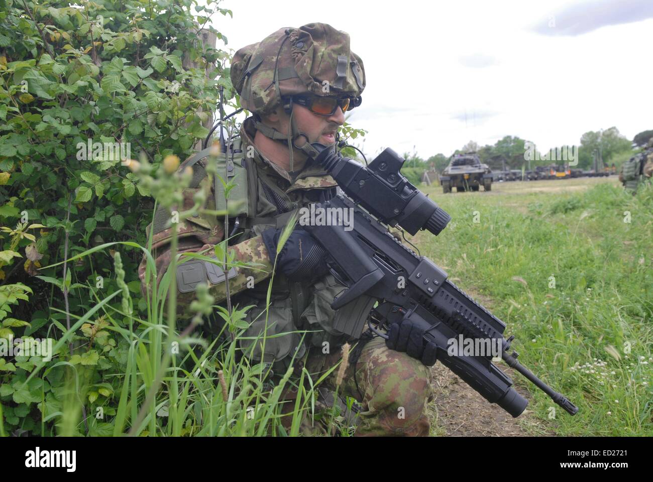 Military soldier and uniform hi-res stock photography and images - Alamy