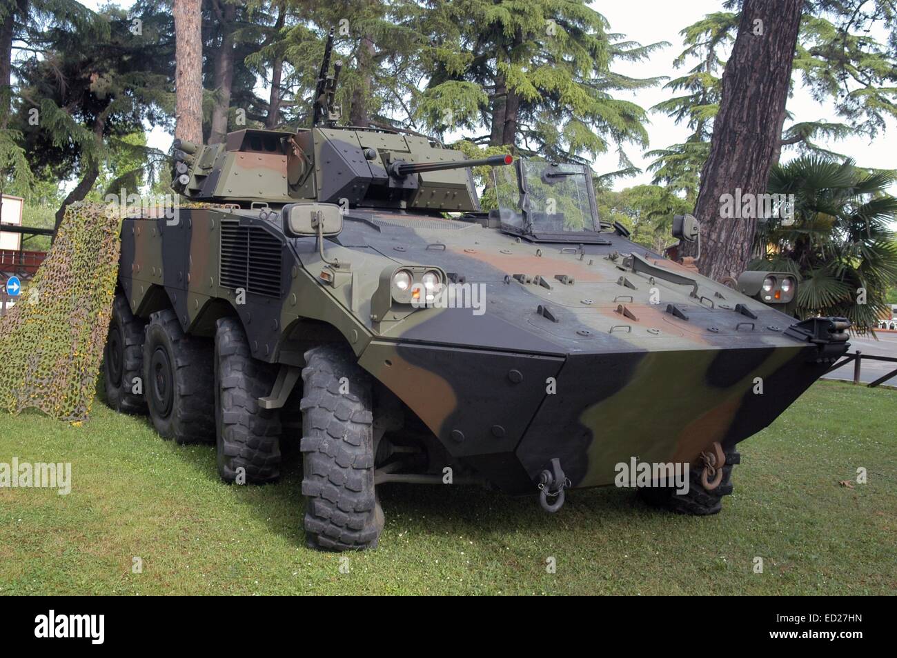 Freccia italian army hi-res stock photography and images - Alamy