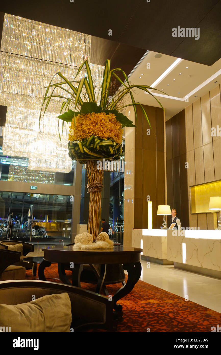 Entrance foyer reception waiting hi-res stock photography and images ...