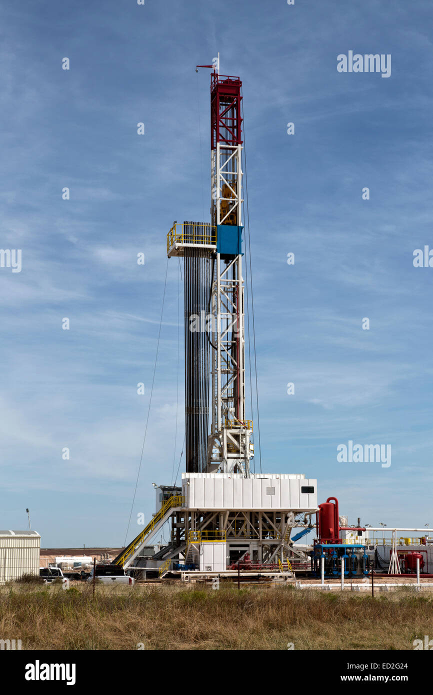 Flex drill rig operating, Texas Stock Photo - Alamy