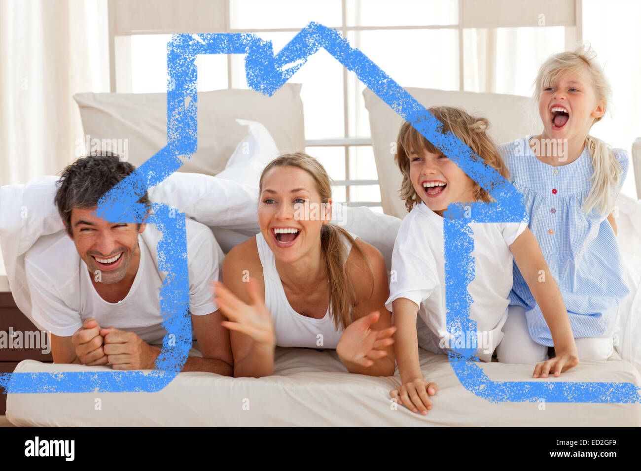 Bedroom parents children smile hi-res stock photography and images - Alamy
