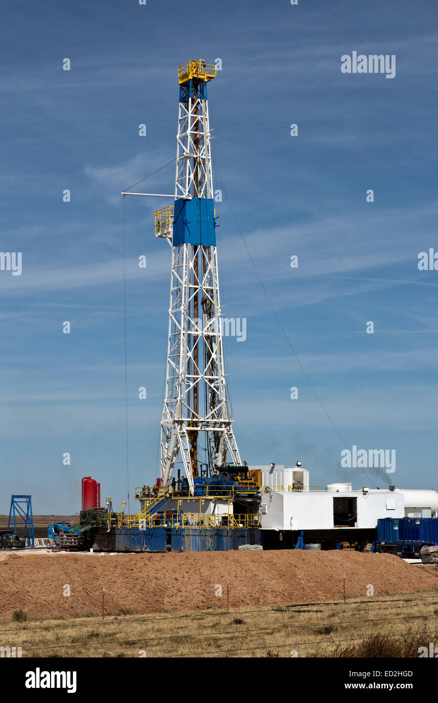 Drilling pad hi-res stock photography and images - Alamy