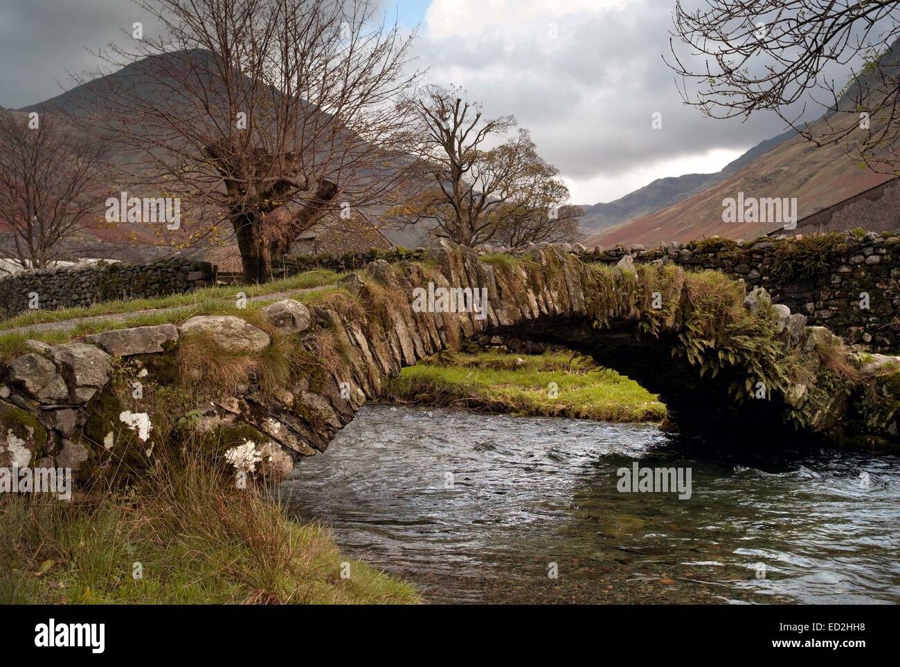 Packhorse Bridge Over Mosedale Beck, Wasdale Head, The Lake District ...