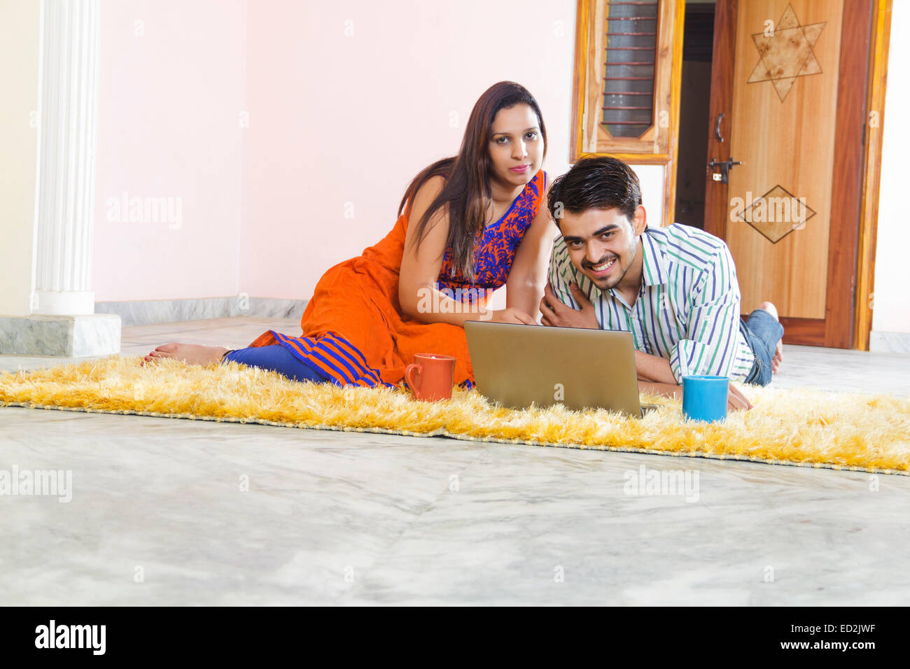 Relationships lifestyle luxury married hi-res stock photography and ...