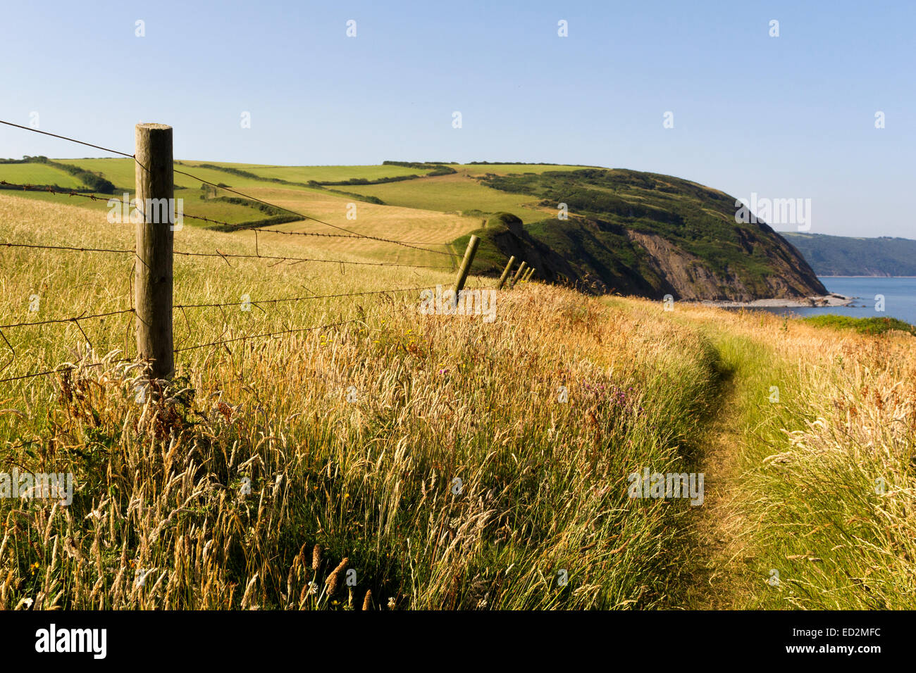 Wire post fence tourism hi-res stock photography and images - Alamy