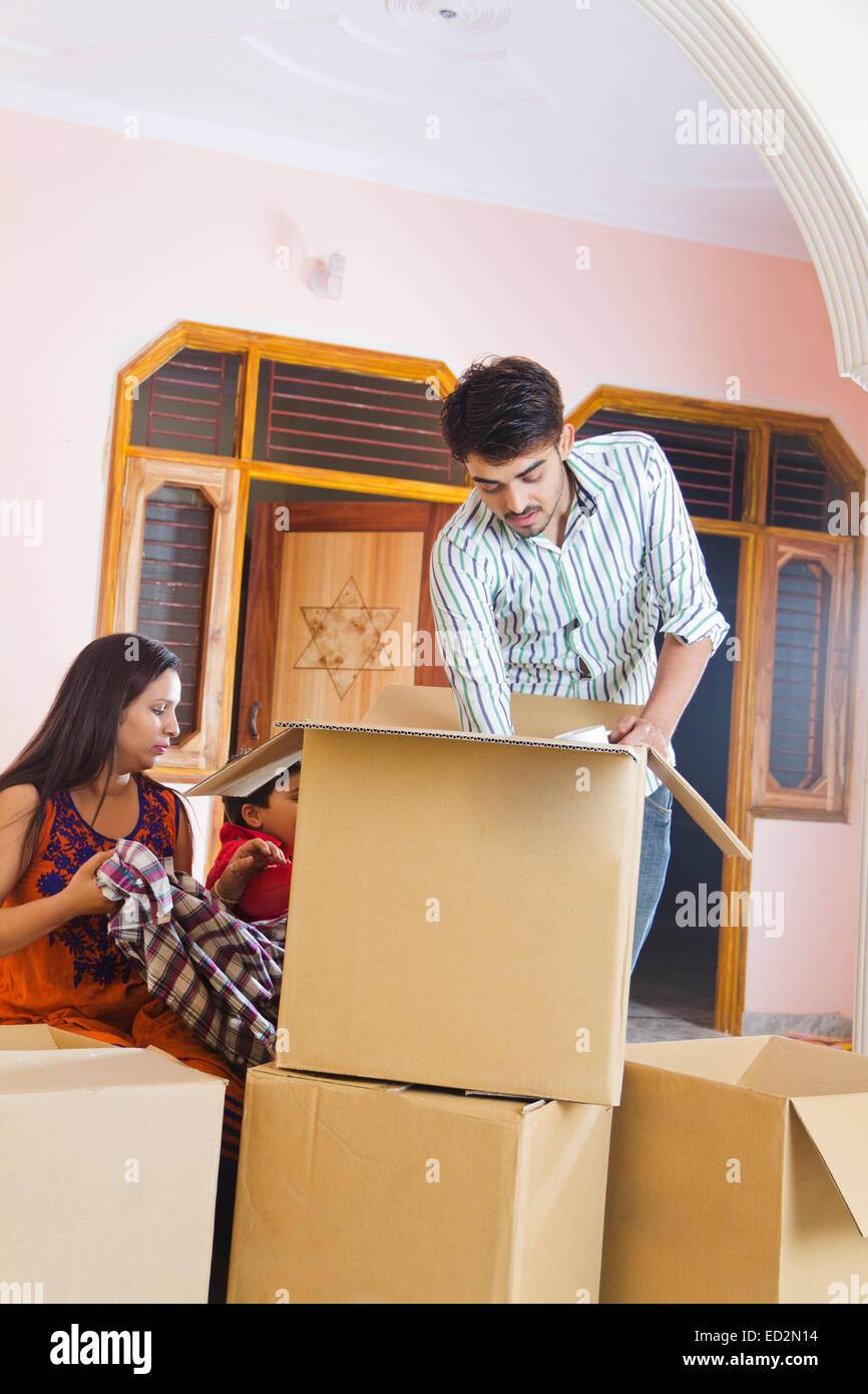 2 indian married couple Home Shifting Stock Photo - Alamy