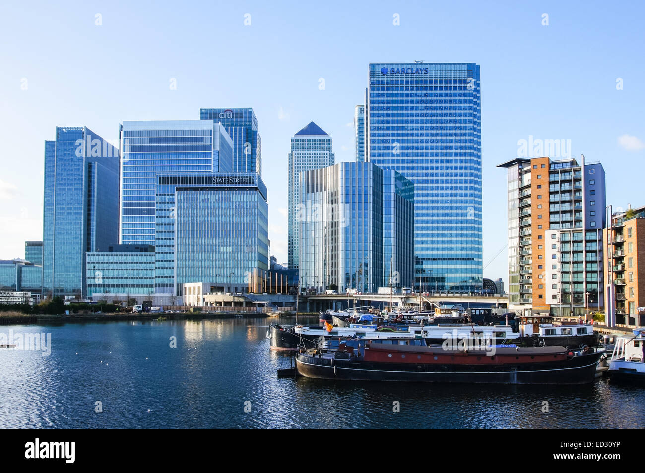Blackwall Basin with skyscrapers and office buildings in Canary Wharf ...