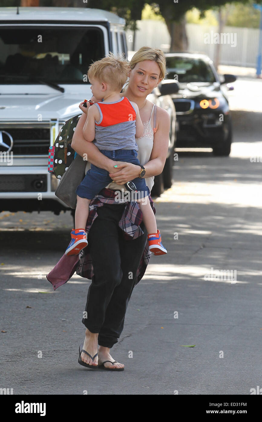Hilary Duff and Mike Comrie take their son Luca Comrie out to breakfast ...