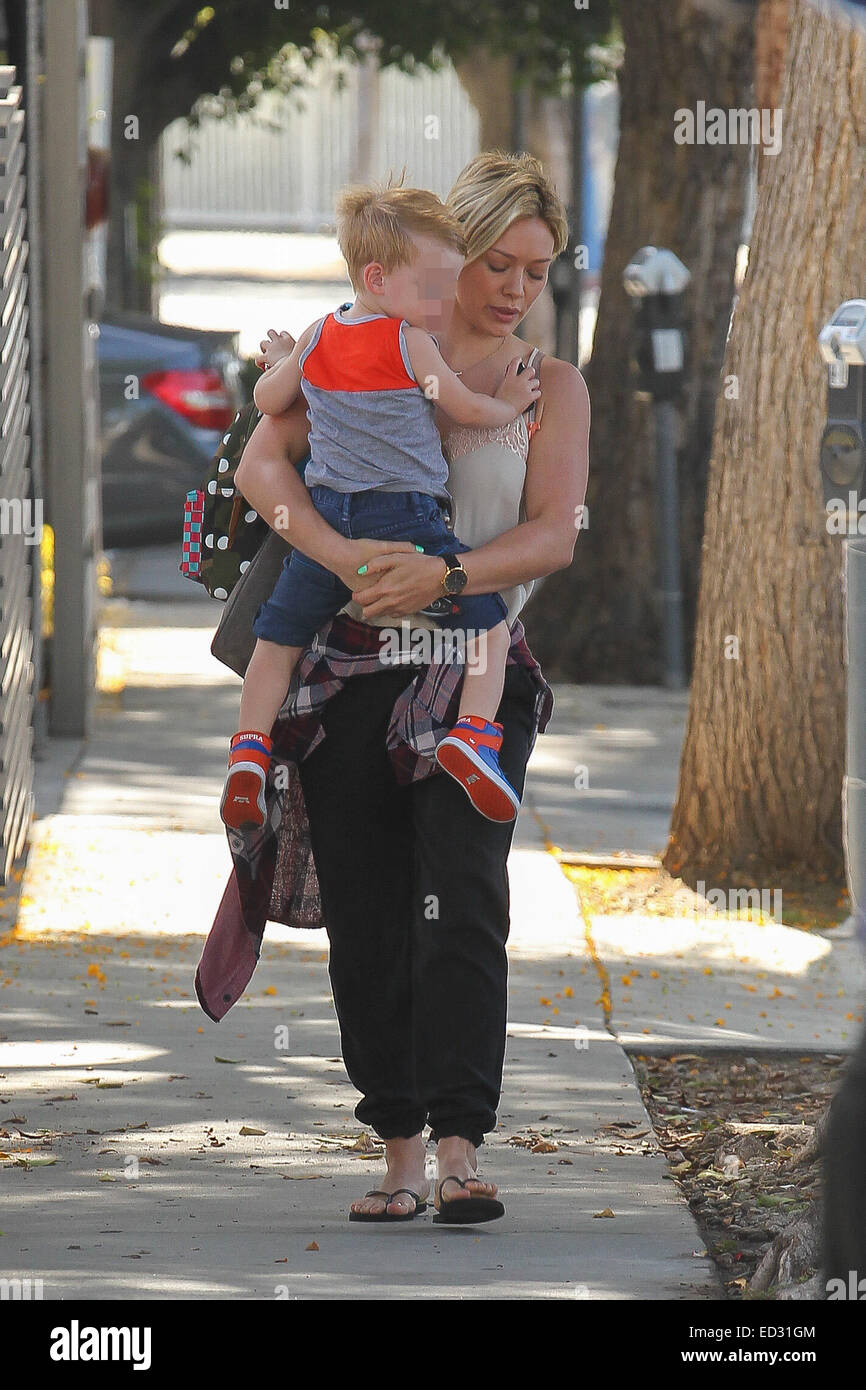 Hilary Duff and Mike Comrie take their son Luca Comrie out to breakfast ...