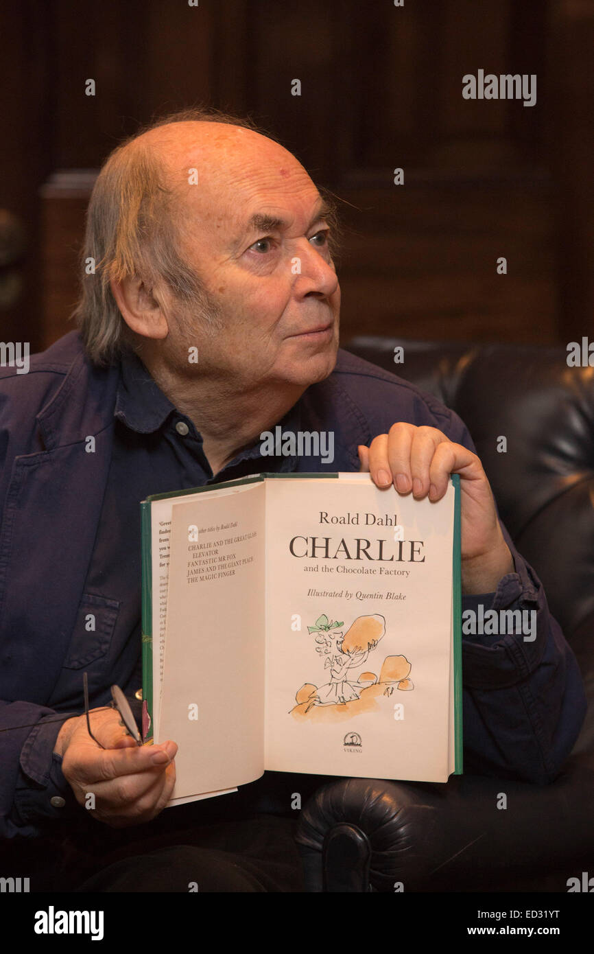 Charlie and the chocolate factory book hi-res stock photography and ...