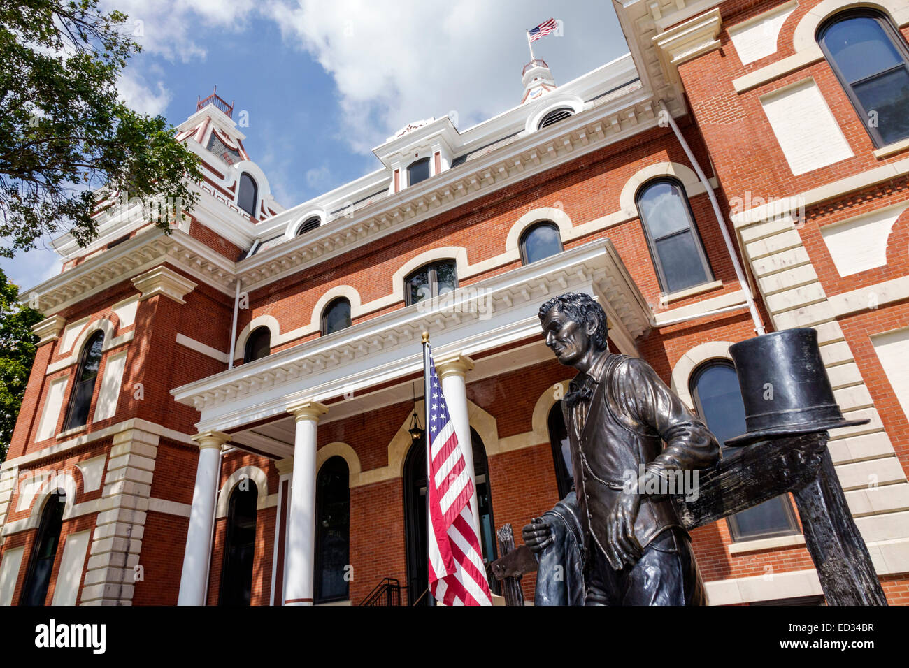 Statue on county courthouse in hi-res stock photography and images - Alamy