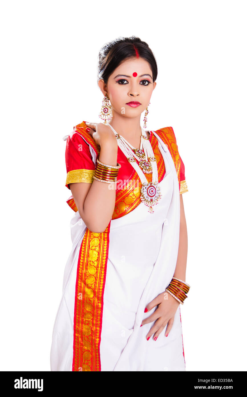 Indian woman housewife standing pose hi-res stock photography and ...