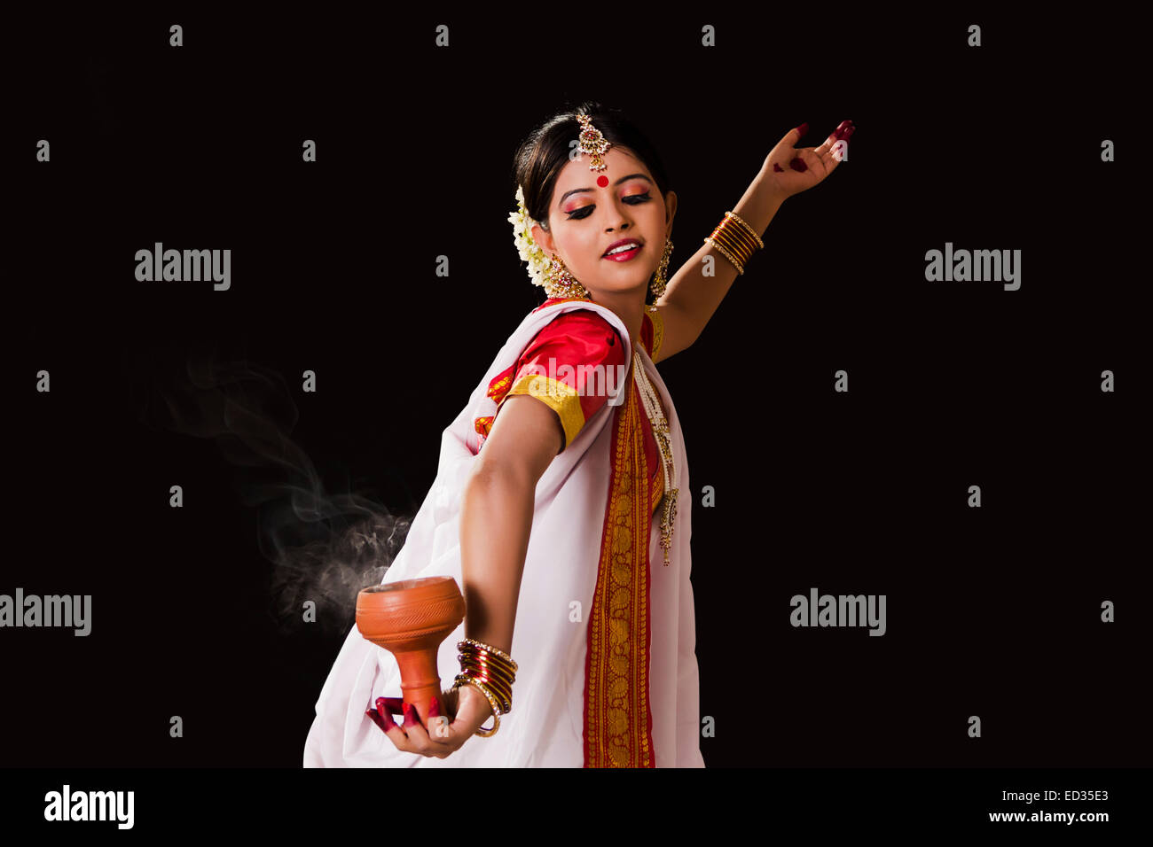 Bengali Dance High Resolution Stock Photography and Images - Alamy