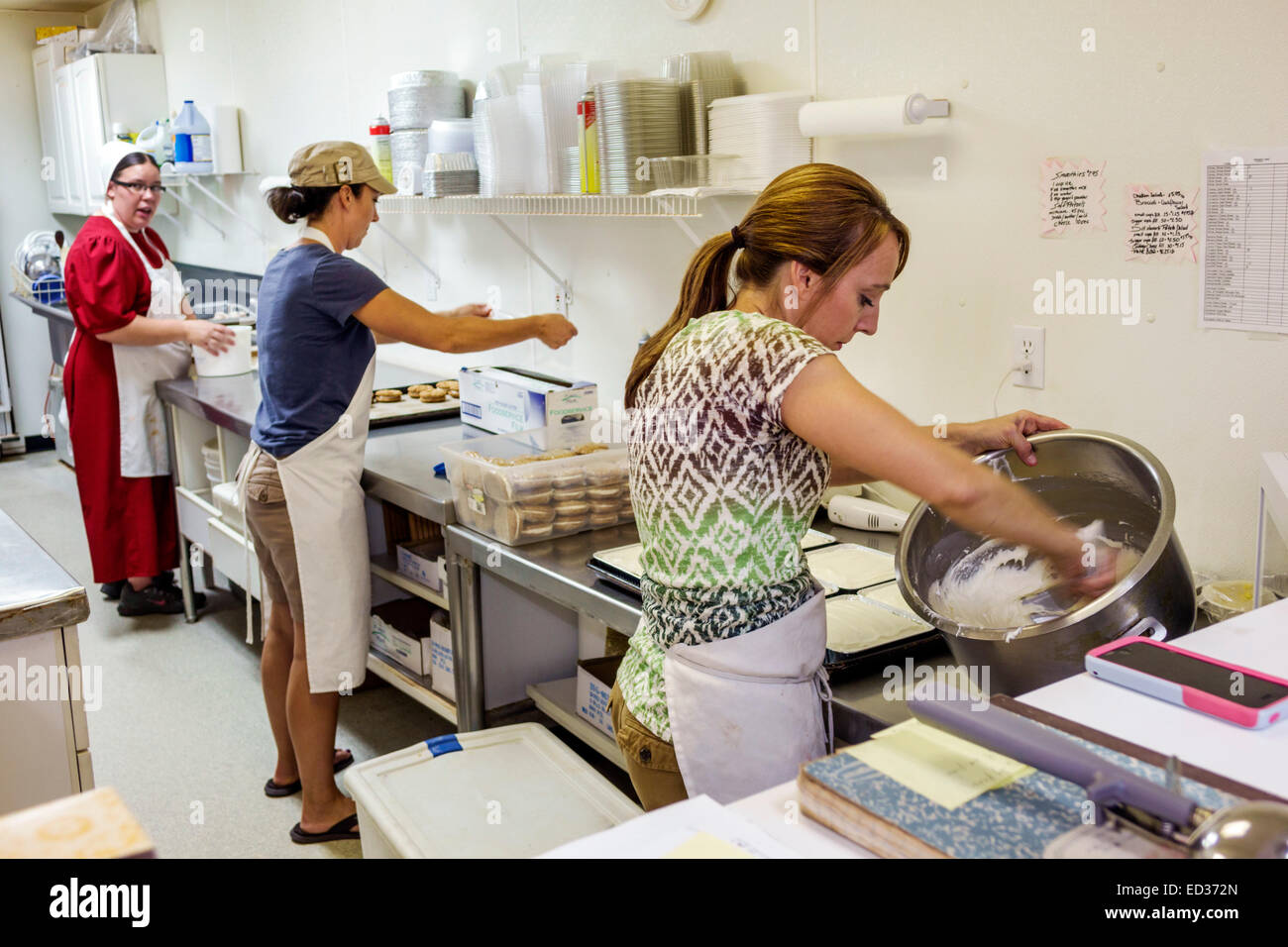 Commercial kitchen hi-res stock photography and images - Alamy
