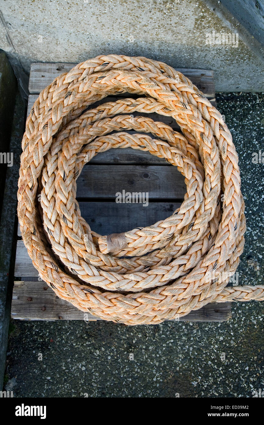 Mooring line rope coil hi-res stock photography and images - Alamy