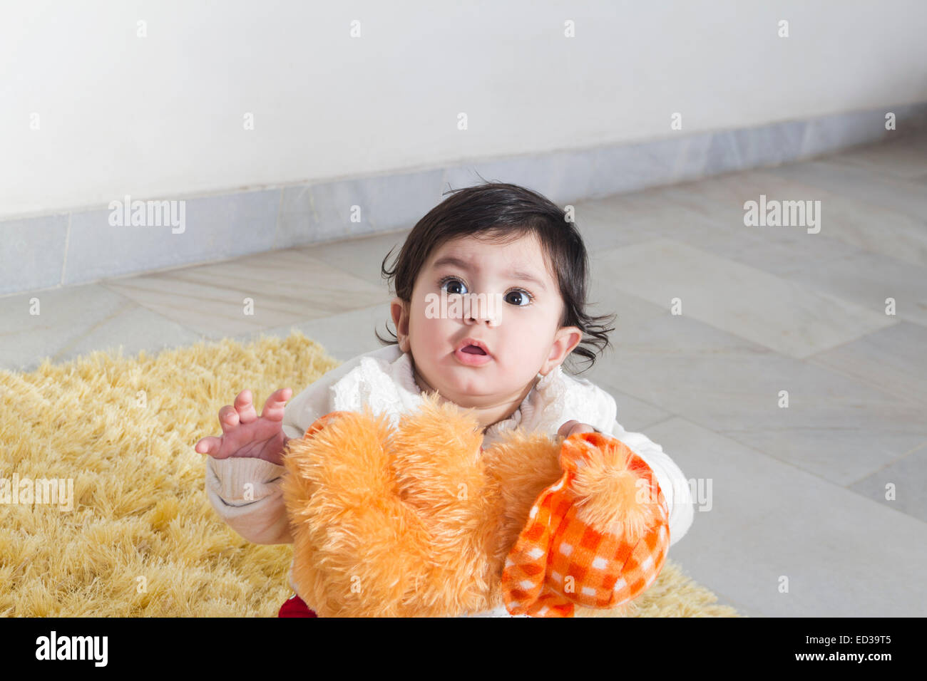 Children playing teddy bears hi-res stock photography and images - Alamy