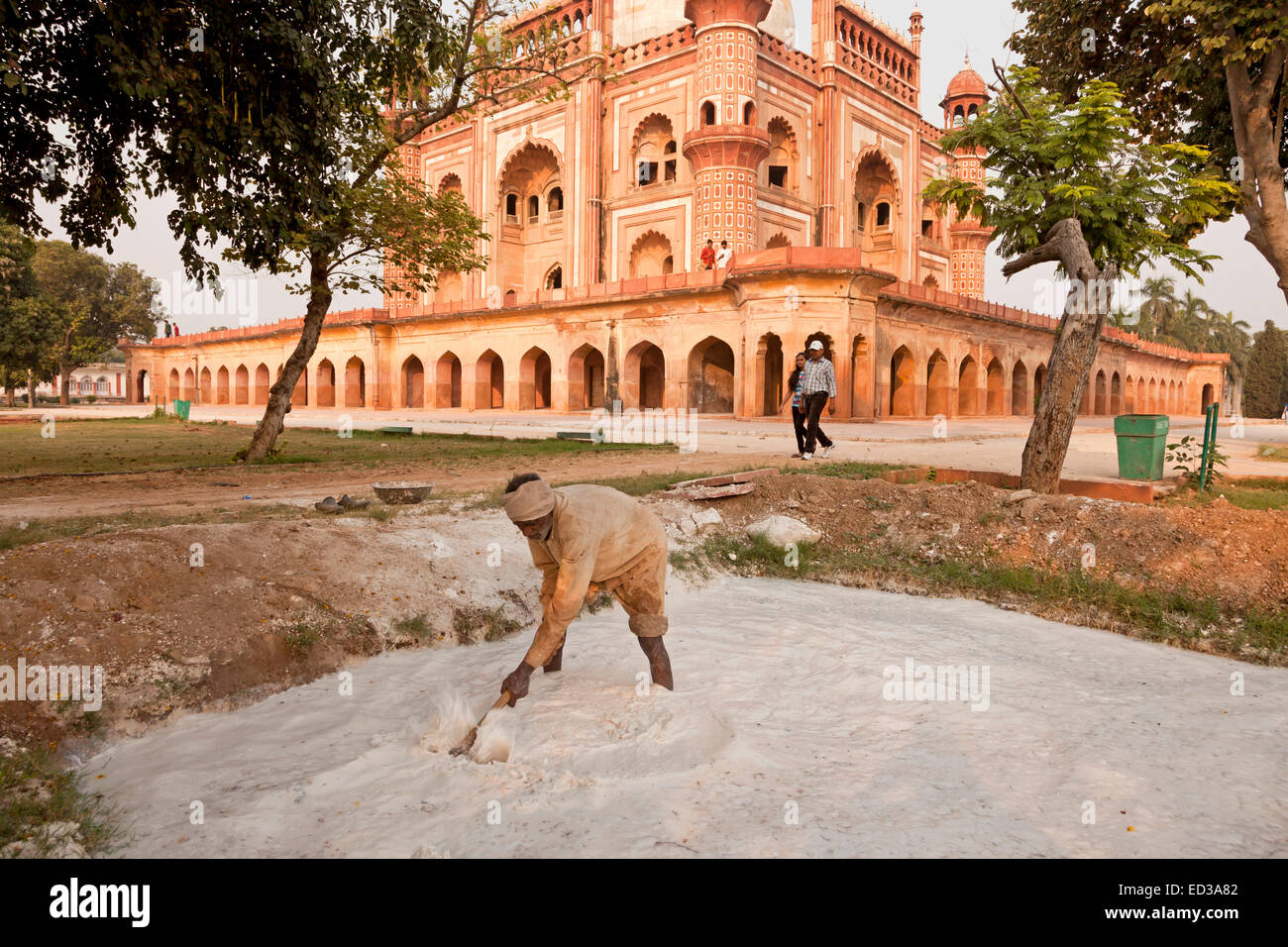 Indian shovel hi-res stock photography and images - Alamy