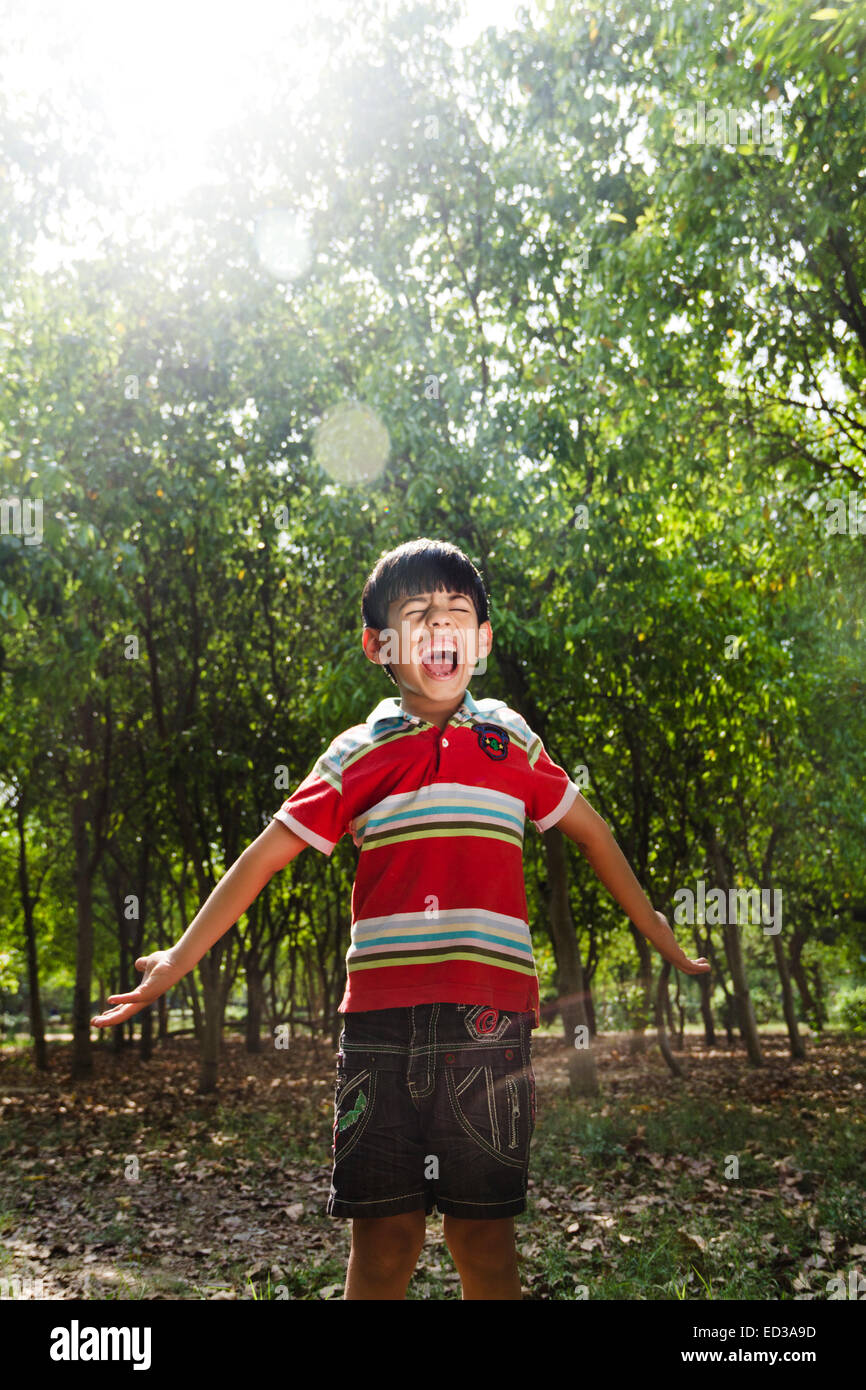 i indian child park Shouting Stock Photo - Alamy