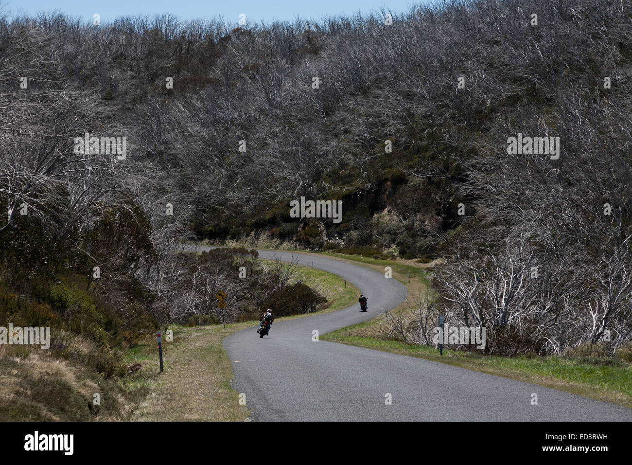 Motorcyclists on the The Alpine Way through the Snowy Mountains ...