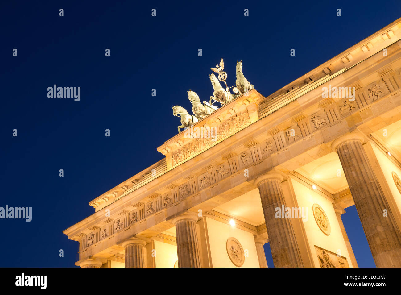 Brandenburger tor at night hi-res stock photography and images - Alamy