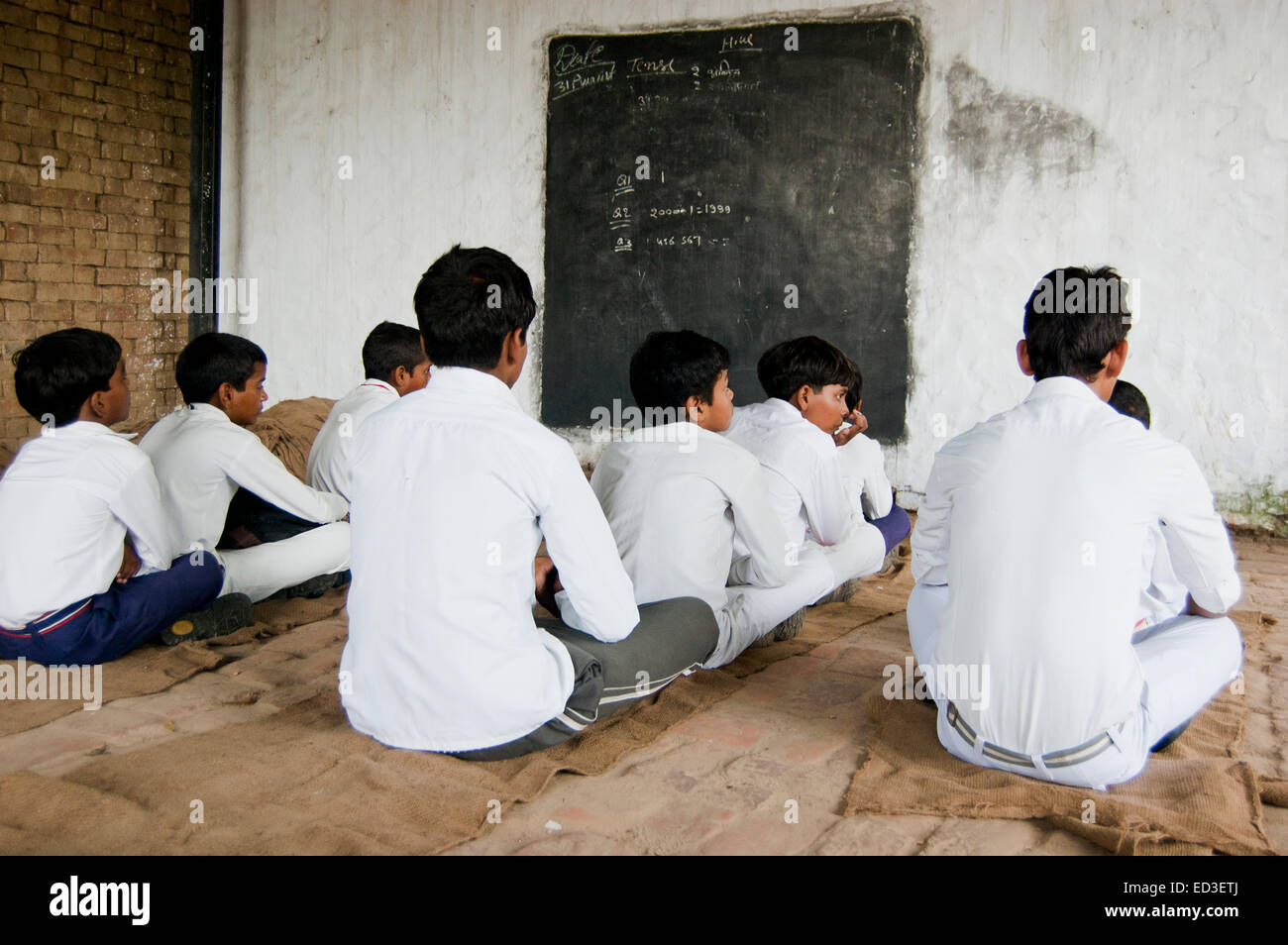 Back view children classroom hi-res stock photography and images - Alamy