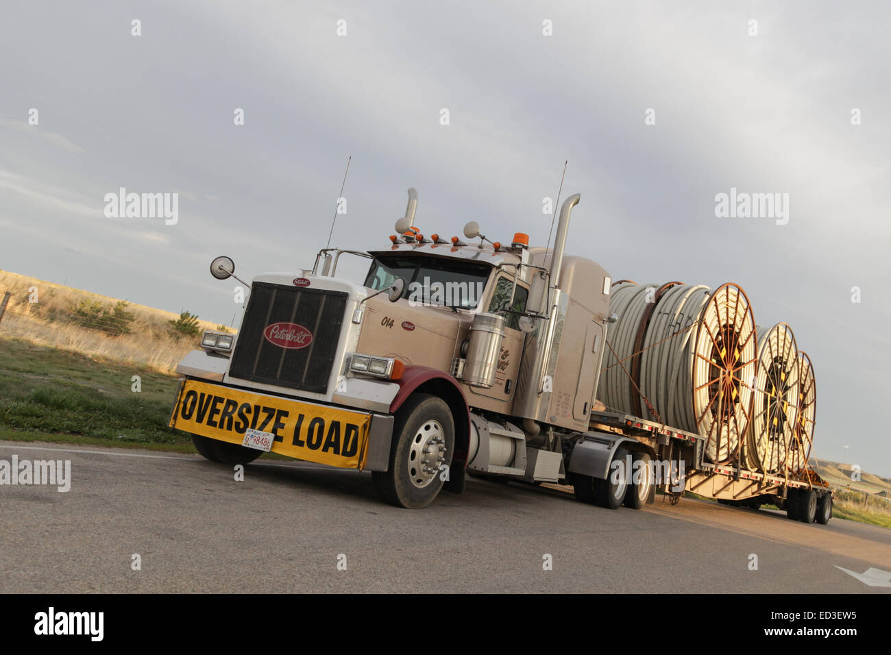 Polyethylene pipe truck hi-res stock photography and images - Alamy