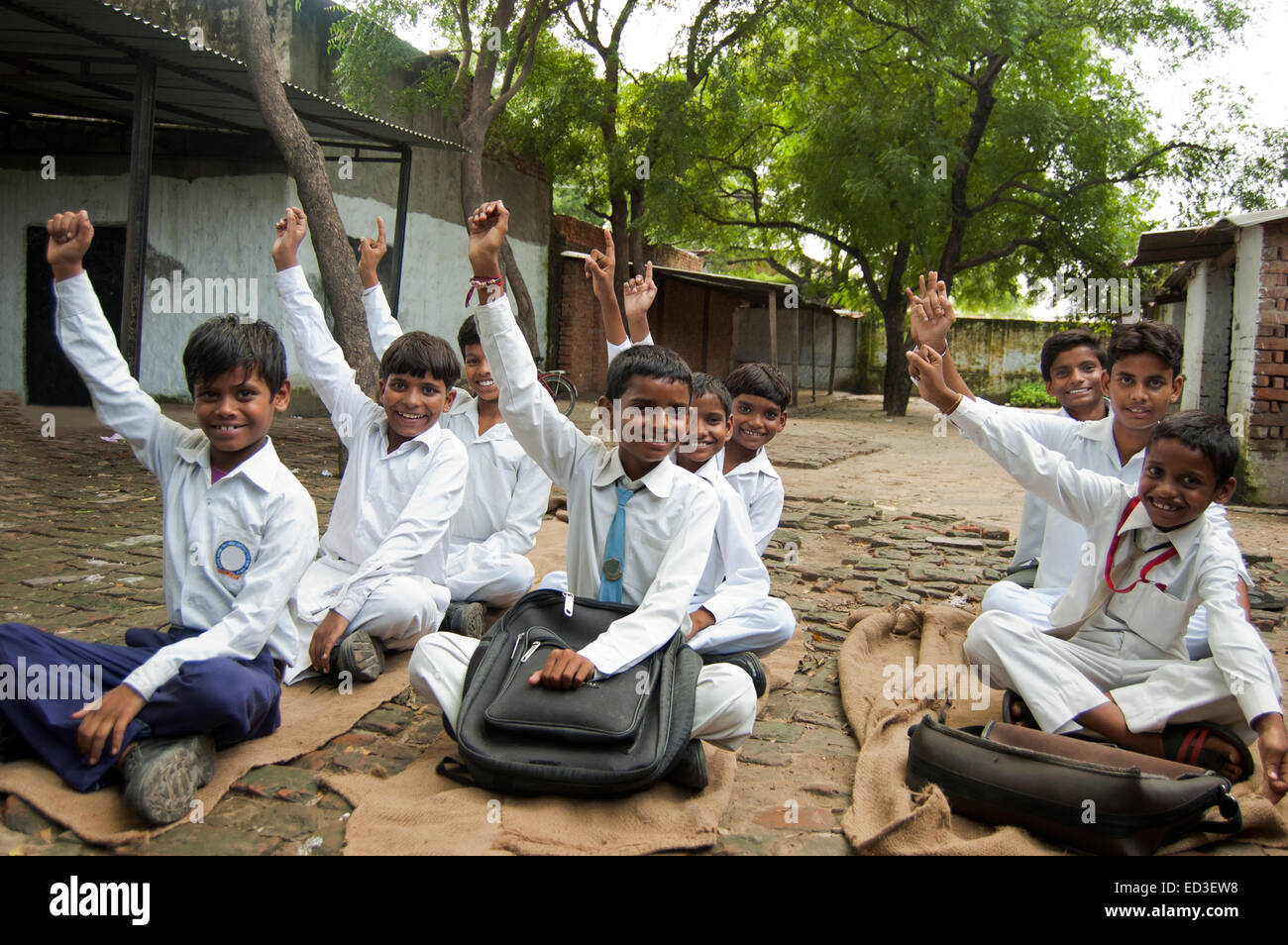 Group of boys study hi-res stock photography and images - Alamy