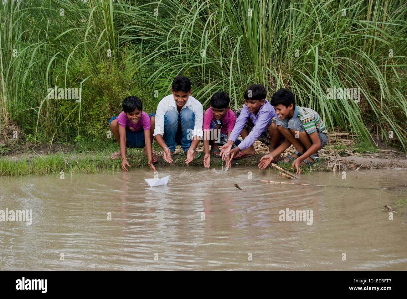 Children pond boys hi-res stock photography and images - Alamy