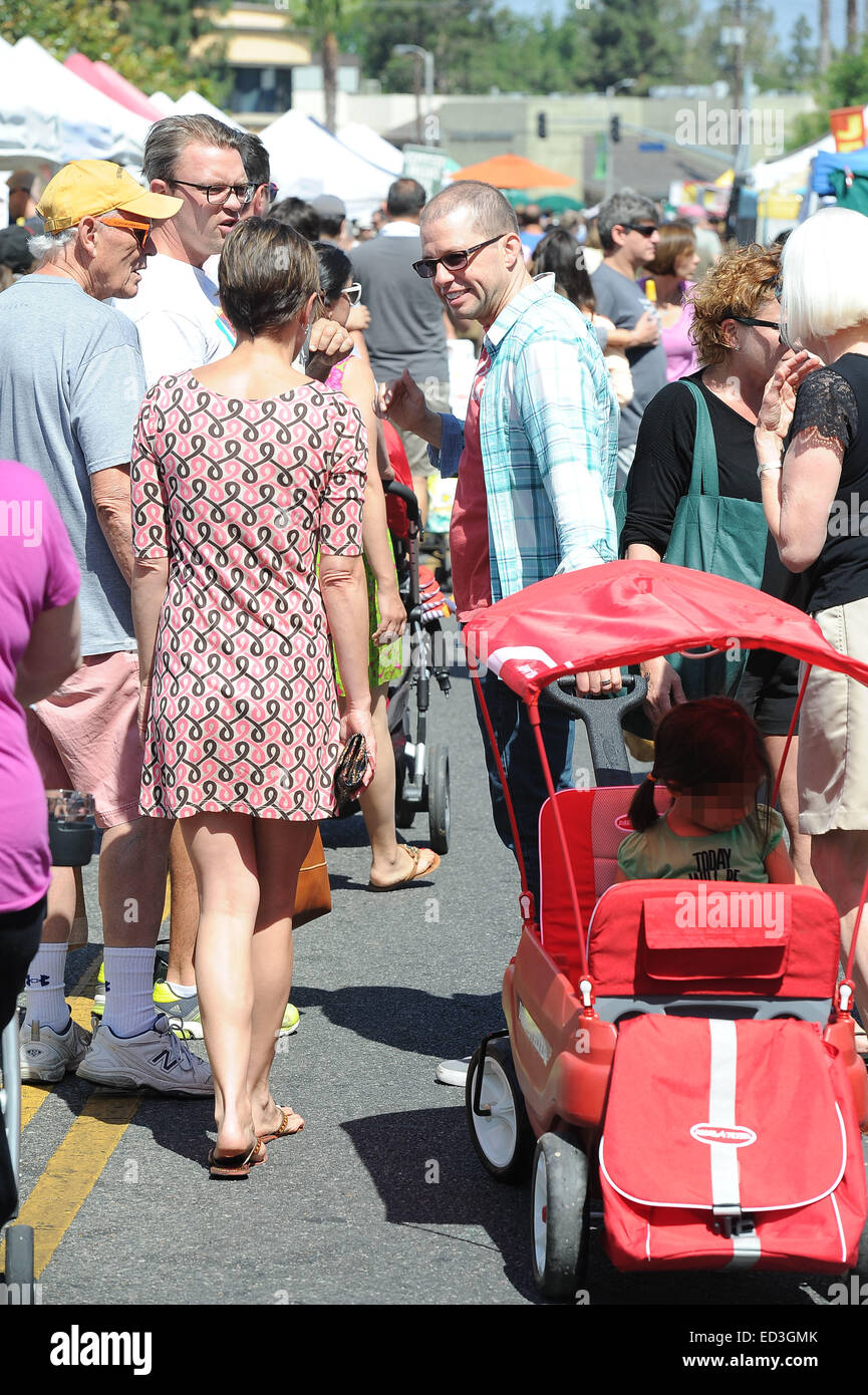 Jon Cryer and his wife, Lisa take their daughter, Daisy to the farmers ...
