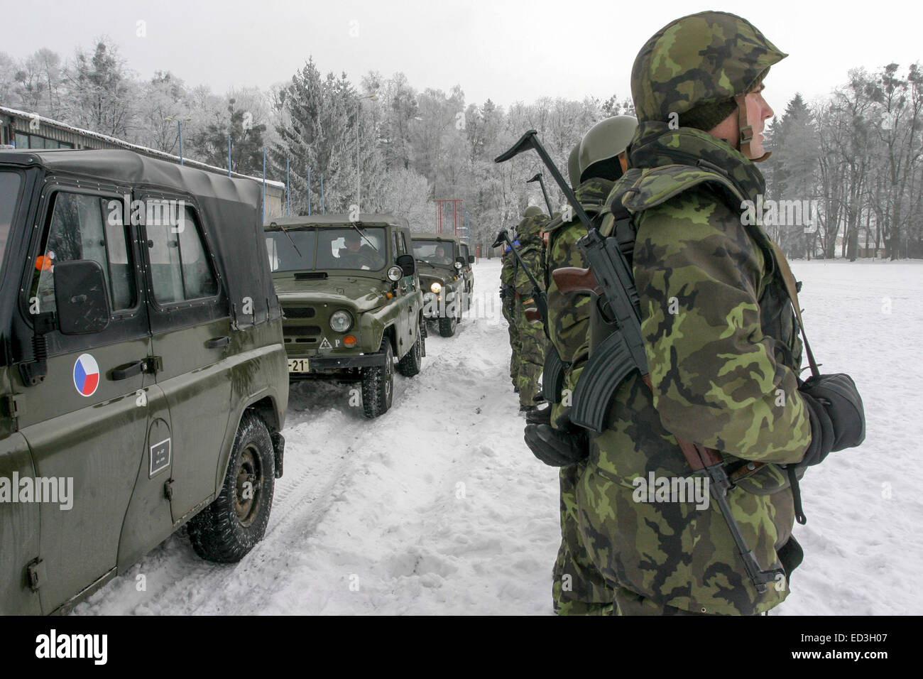 The Czech military training in the winter Stock Photo - Alamy