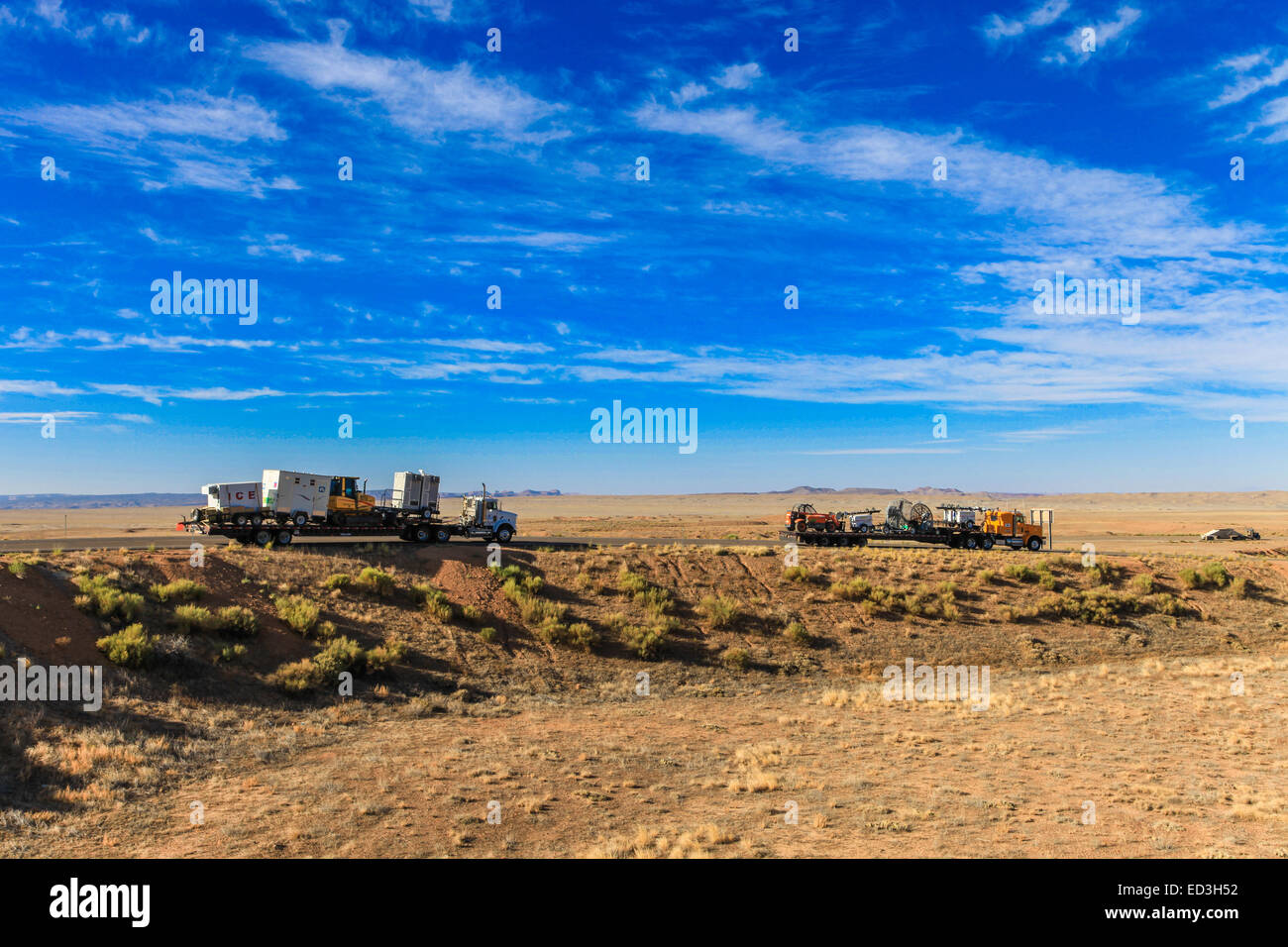 Two tractor trailers hi-res stock photography and images - Alamy