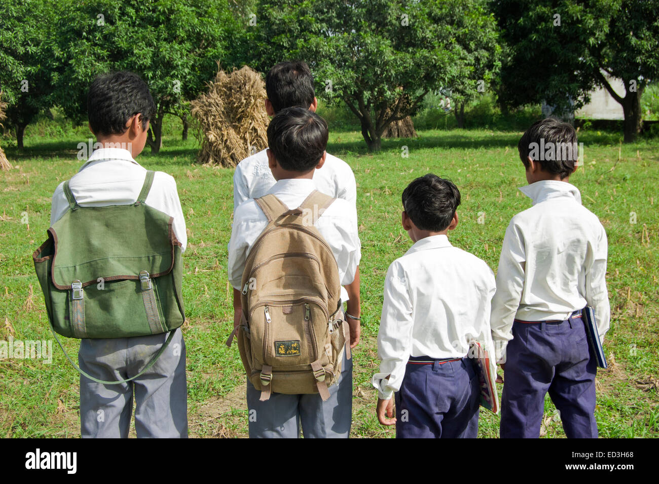 indian rural children school Students going school Stock Photo - Alamy