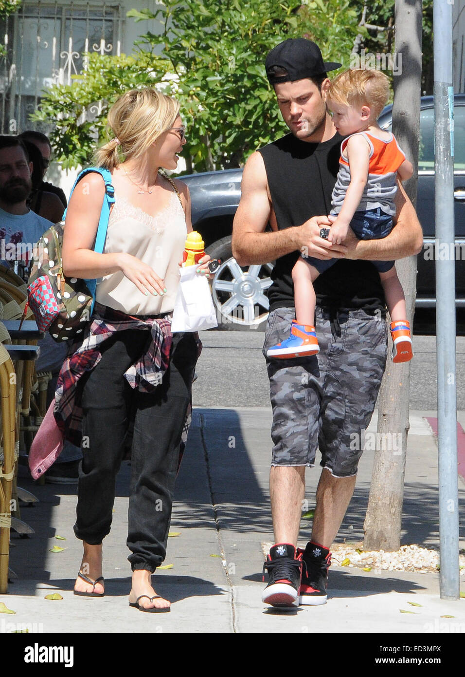 Hilary Duff and Mike Comrie take their son Luca Comrie out to breakfast ...
