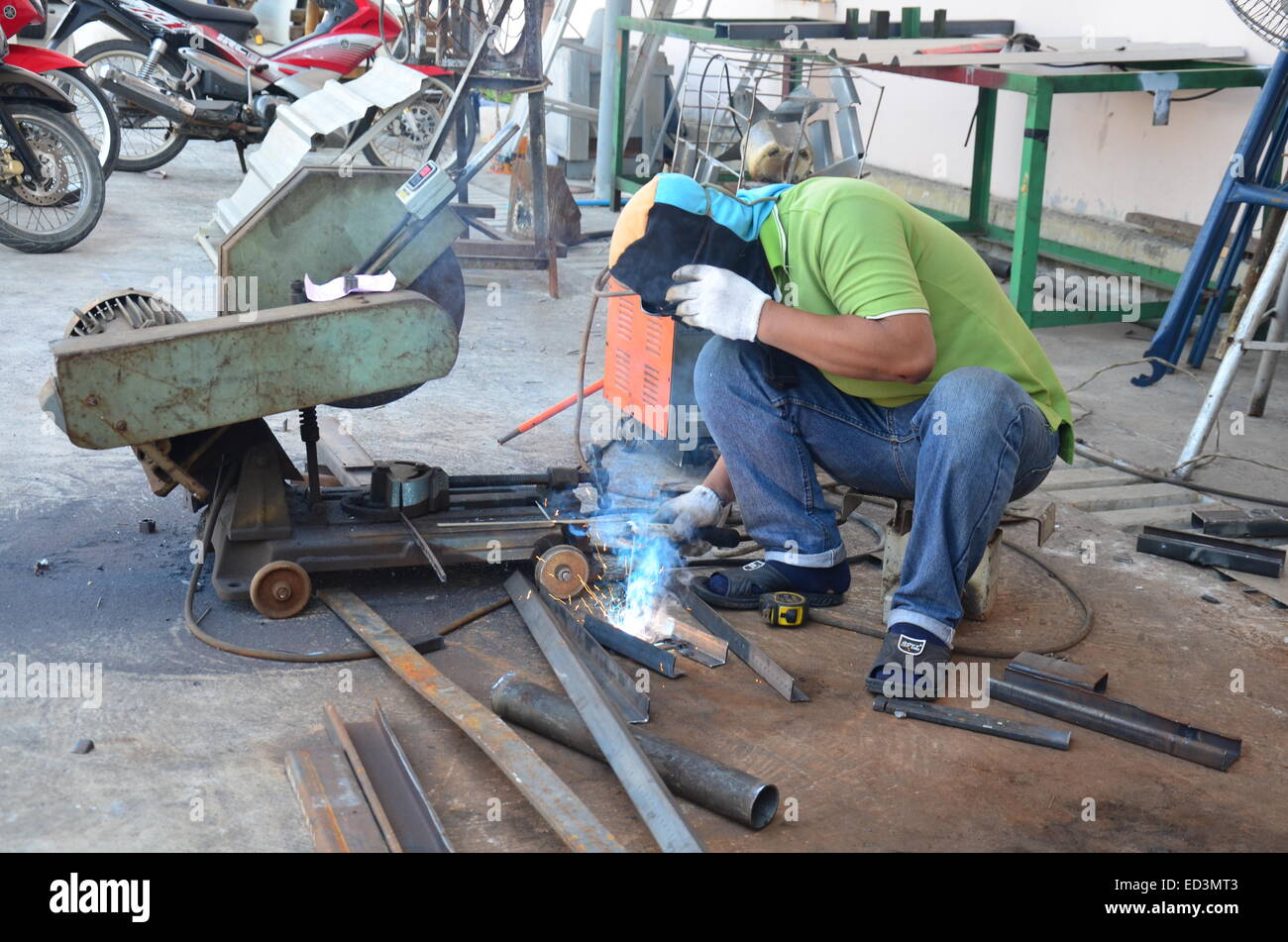 Welding arch hi-res stock photography and images - Alamy
