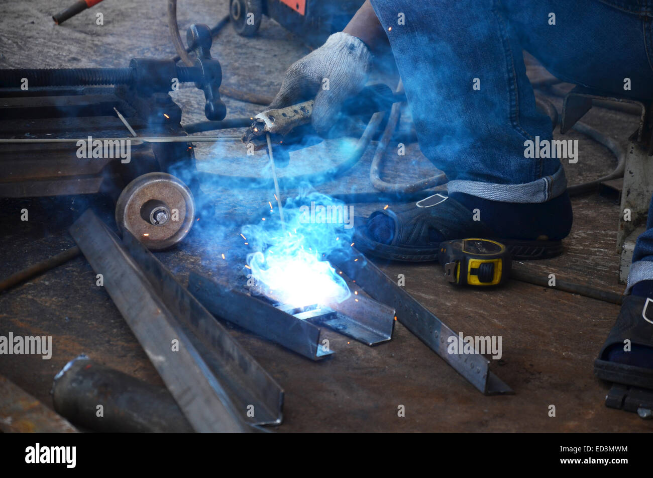 Welding arch hi-res stock photography and images - Alamy