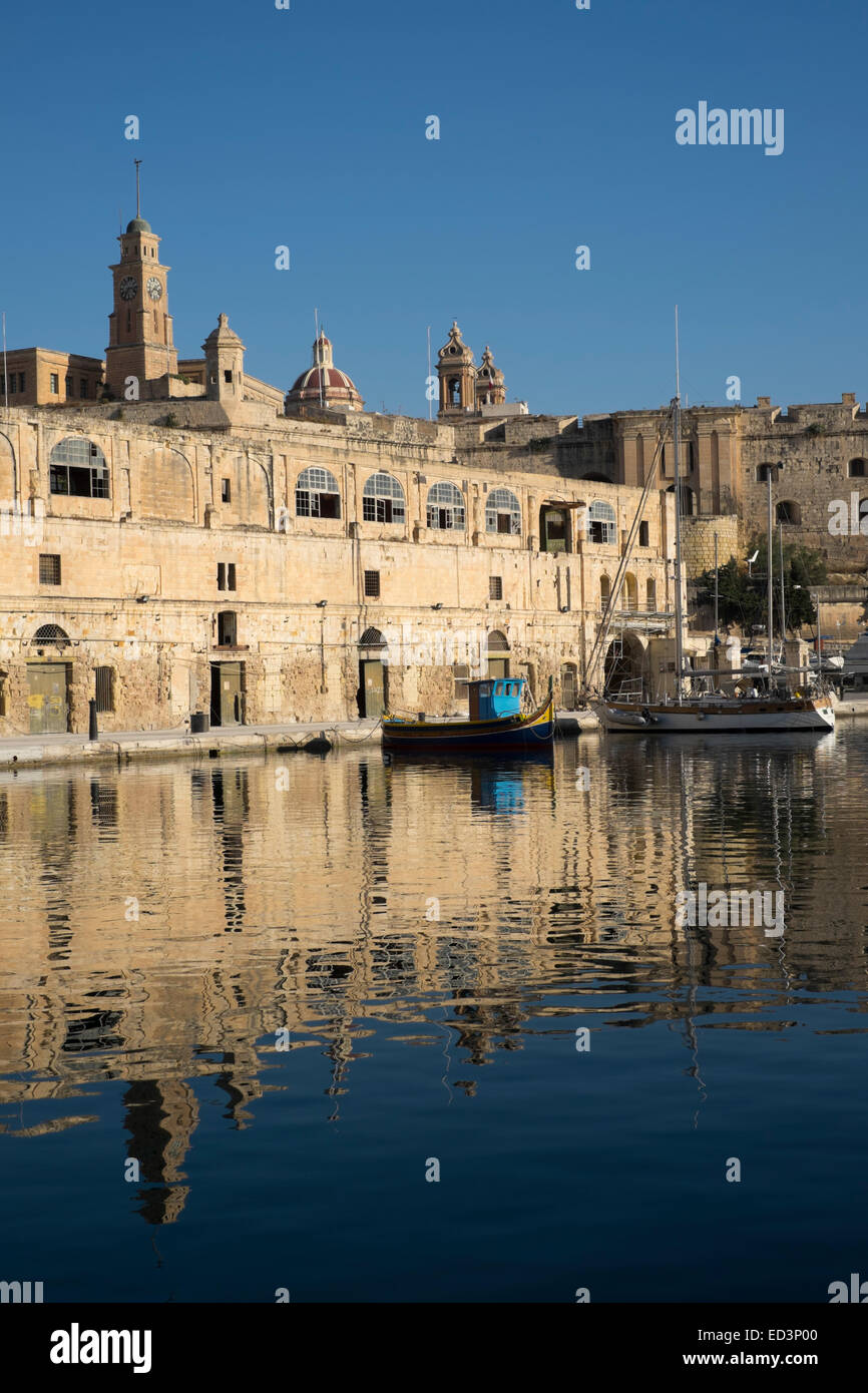 Early morning at Dockyard Creek in Malta's Grand Harbour Stock Photo ...