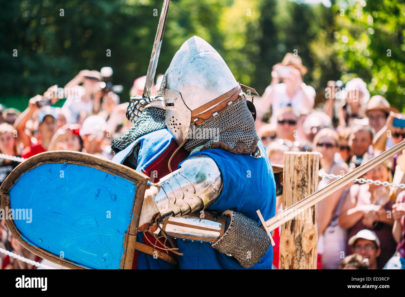 Medieval fight hi-res stock photography and images - Alamy