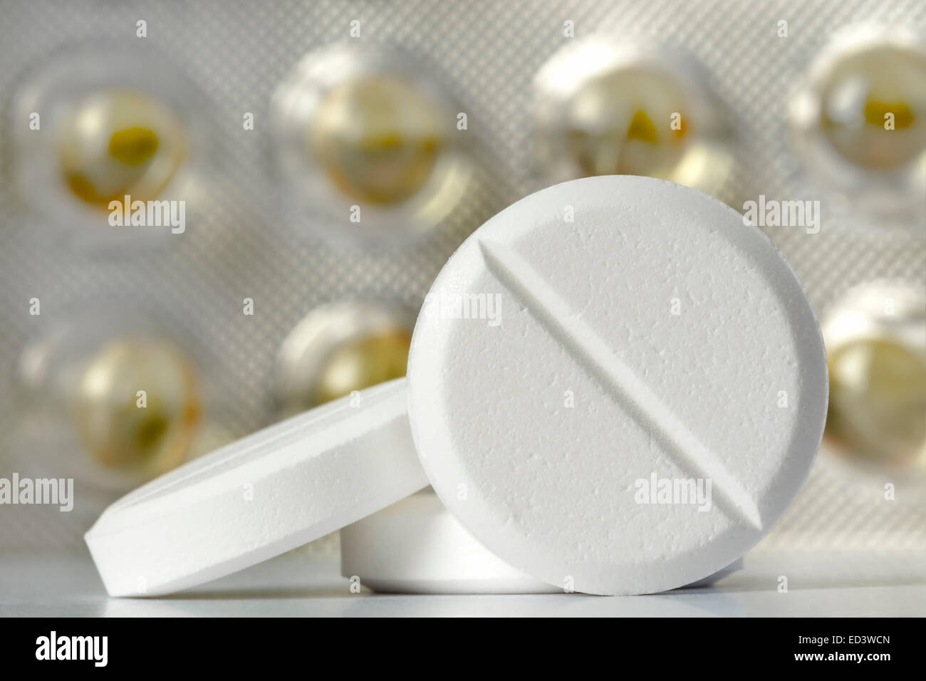 Effervescent tablets hi-res stock photography and images - Alamy
