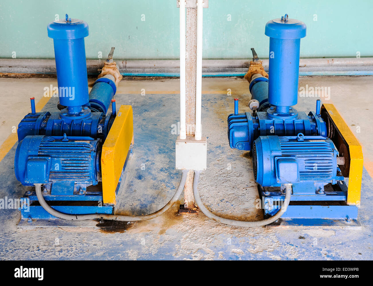 Pump piping hi-res stock photography and images - Alamy