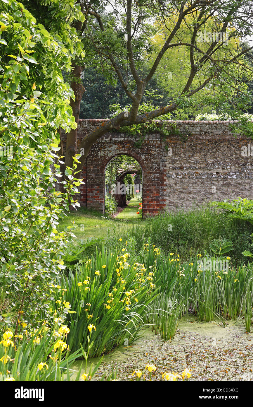 Archway Garden England Stock Photos & Archway Garden England Stock ...