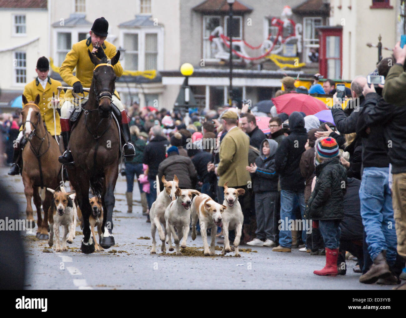 Thornbury, Gloucestershire, UK. 26th Dec, 2014. Members of the Berkeley ...