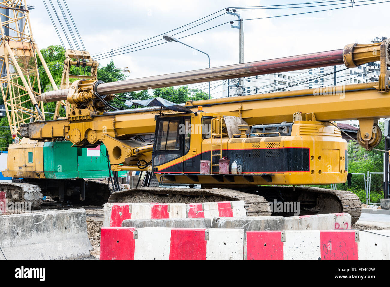 Drilling rig urban construction site hi-res stock photography and ...