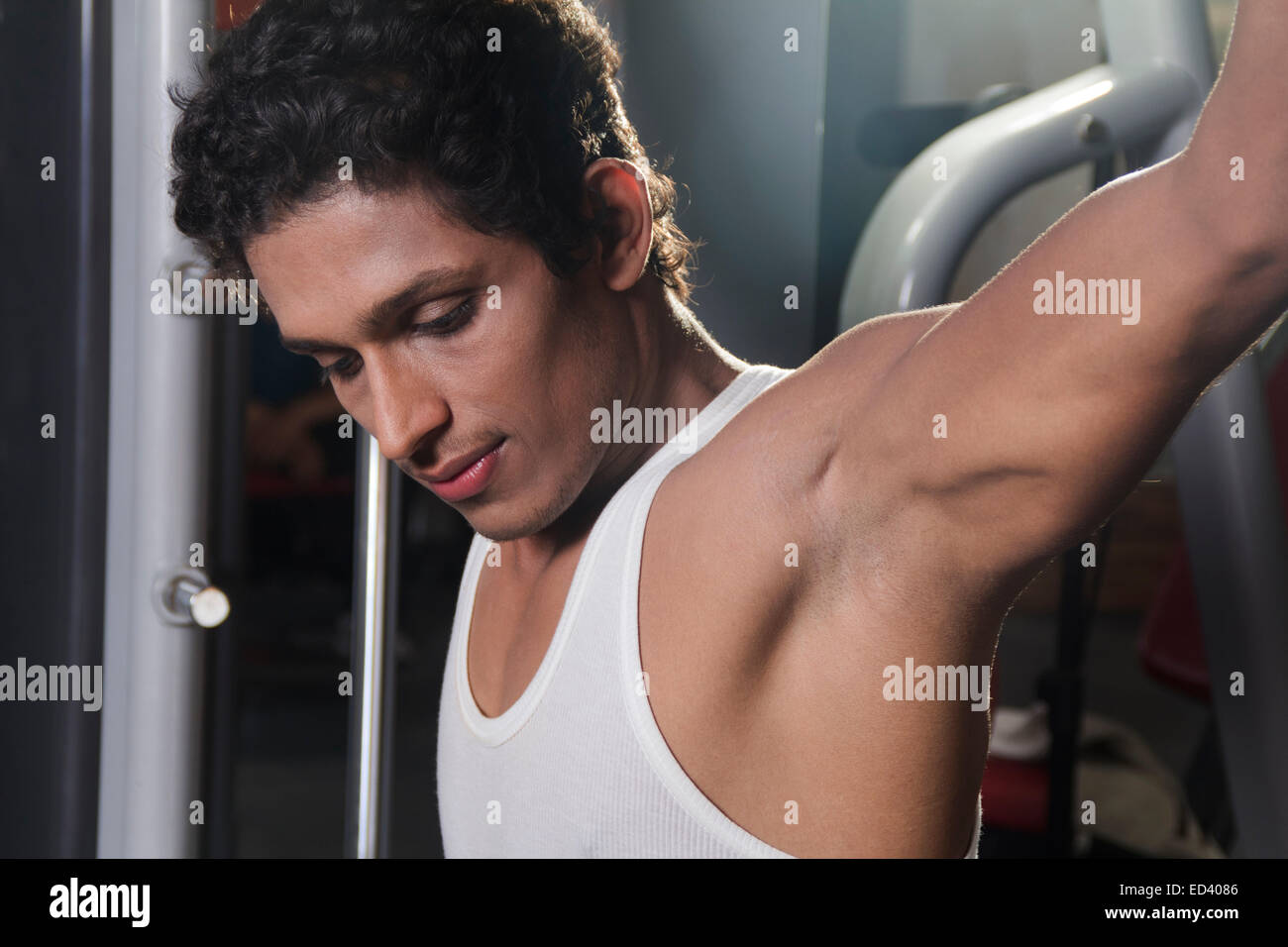 1 indian man gym Body Building Stock Photo - Alamy